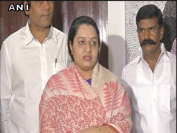 Palanisamy's govt hand in glove in granting parole to Sasikala ...