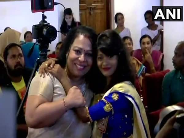 Trolled Hanan Hamid walks ramp at Kerala Khadi Mela