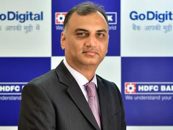 HDFC Bank hires Rakesh Singh as private banking head