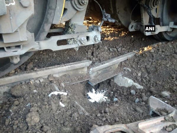 Maharashtra: Track fracture hits rail traffic