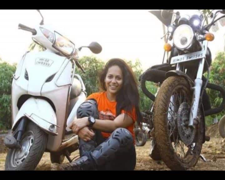 Mumbai woman biker tries to avoid pothole, gets crushed under a truck