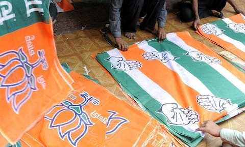 In Pictures: Mumbai Congress Launches 'Hoarding War' Against BJP