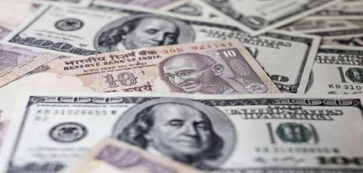 Rupee dips to fresh record low of 72.57 per dollar