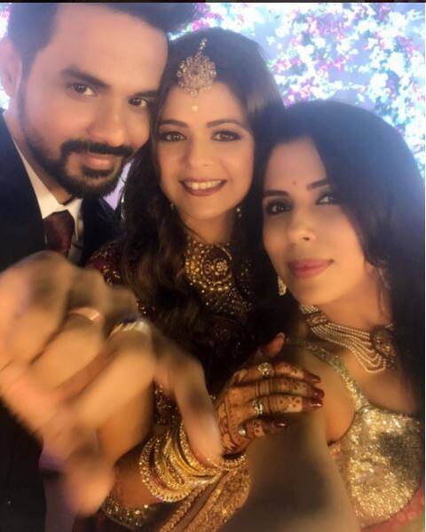 SEE PICS: Rucha Gujarathi ties knot with beau Vishal in a close-knit ceremony!