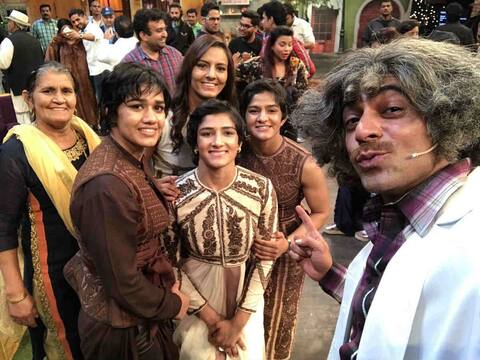 PHOTOS: Real 'Dangal' girls Geeta and Babita along with father Mahavir ...