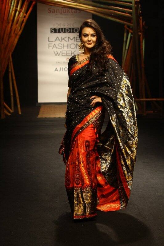 PHOTO GALLERY: Preity Zinta looks ETHEREAL in SARI as she walks the ...