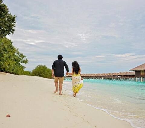 'Saath Nibhana Saathiya' actress Rucha Hasabnis ROMANTIC VACATION with ...