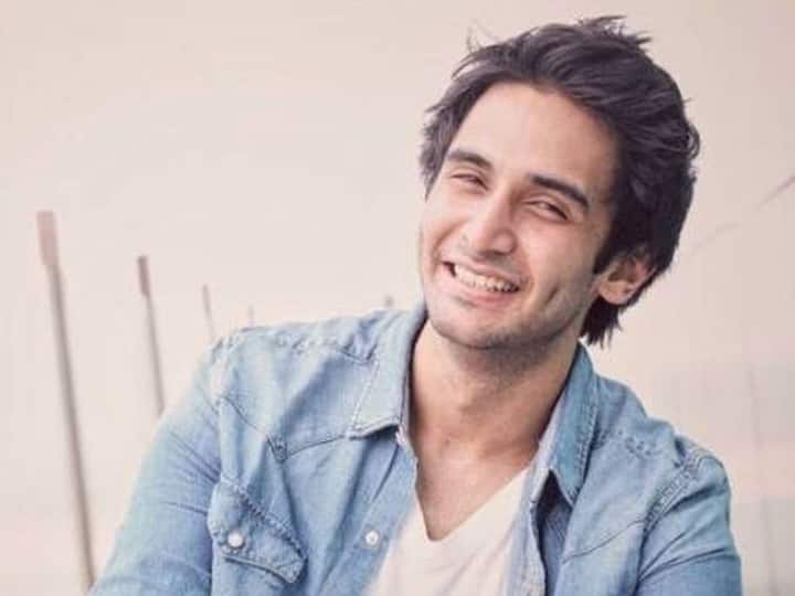PICS: Remember yesteryear actor Vinod Mehra? His DASHING son Rohan ...