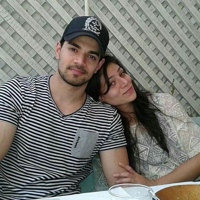 PICS: Sana Pancholi, Sooraj's elder sister & Aditya Pancholi's light ...