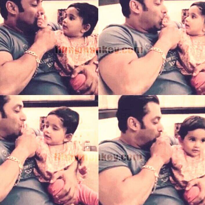 Unseen PICS of Late Inder Kumar with daughter Saavna & wife Pallavi Sarraf are HEARTBREAKING!