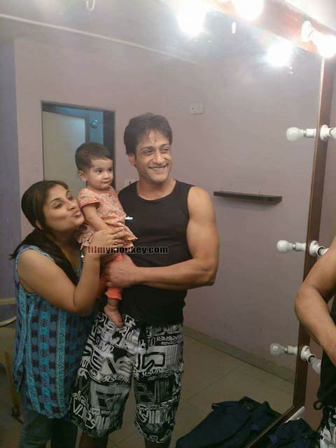 Unseen PICS of Late Inder Kumar with daughter Saavna & wife Pallavi ...
