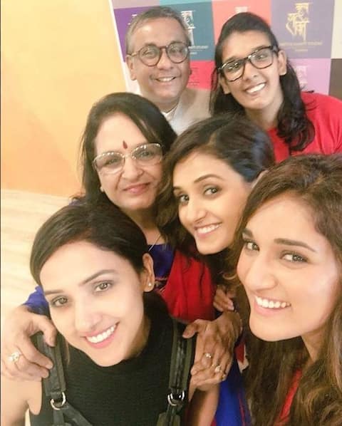 Shakti Mohan's childhood pic with her 3 sisters Mukti, Kriti & Niti is ...