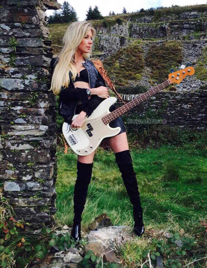 Meet Singer Lucky Ali's Stunning British Wife & former beauty queen ...