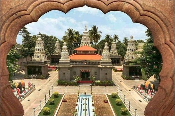 Bhagyashree & son Abhimanyu Dassani at their Royal Family's Ganesh ...