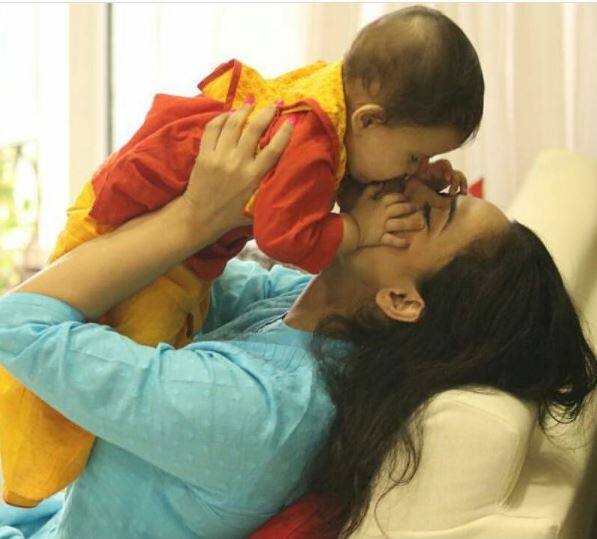 PICS: TV actress Shweta Tiwari shares heart-melting pic with her BABY ...