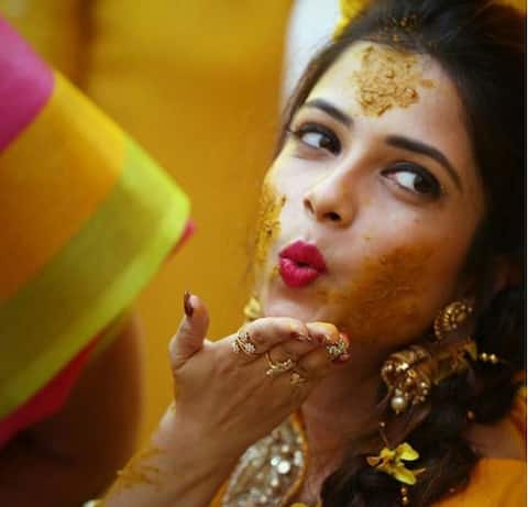 'Diya Aur Baati Hum' actress Pooja Singh ties the knot with longtime beau Kapil Chhattani!