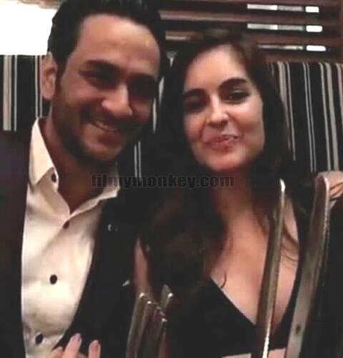 The mystery girl in Vikas Gupta's VIRAL KISSING pic is Sarah Anjuli from 'Hassena Parker' item song!