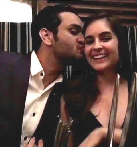 The mystery girl in Vikas Gupta's VIRAL KISSING pic is Sarah Anjuli from 'Hassena Parker' item song!