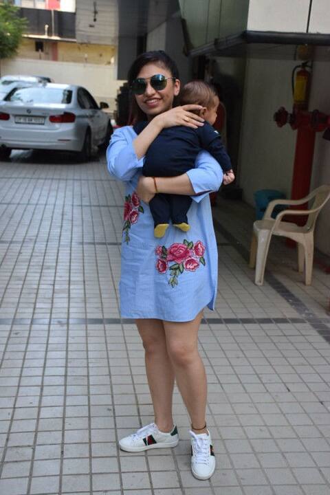 IN PICS: Bollywood singer Tulsi Kumar SNAPPED with her NEWBORN BABY ...
