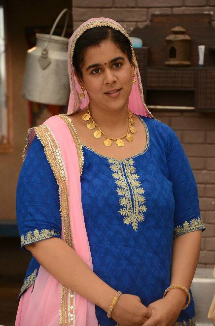 'Badho Bahu' lead actress Rytasha Rathore aka 'Komal' STUNS in a BIKINI!