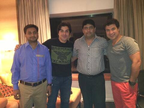 Kader Khan Death: Here Are Some Rare Pics Of The Veteran Actor With His Sons Sarfaraz Khan ...