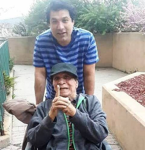Kader Khan Death: Here Are Some Rare Pics Of The Veteran Actor With His Sons Sarfaraz Khan ...
