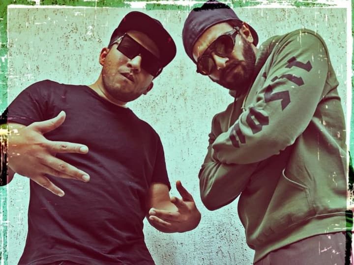 Ranveer Singh poses with original \'Gully Boy\' Naezy aka Naved Shaikh ...