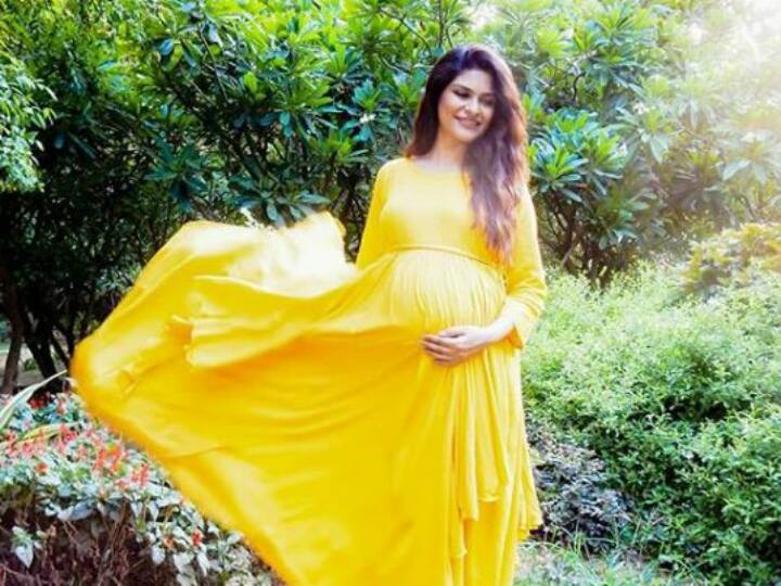 8-Months Pregnant Neha Kaul Flaunts Baby Bump As She Looks Mesmerising ...
