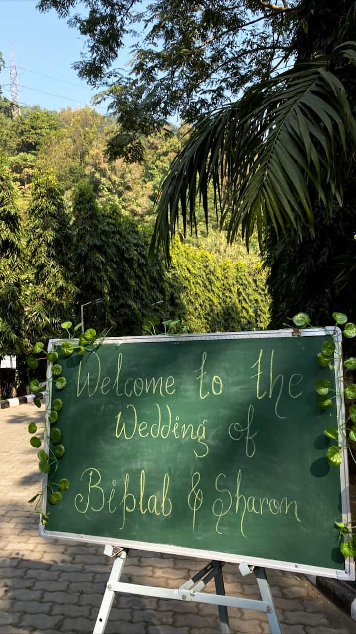 Freida Pinto Sister Sharon Pinto Gets MARRIED, Actress Attends Wedding ...