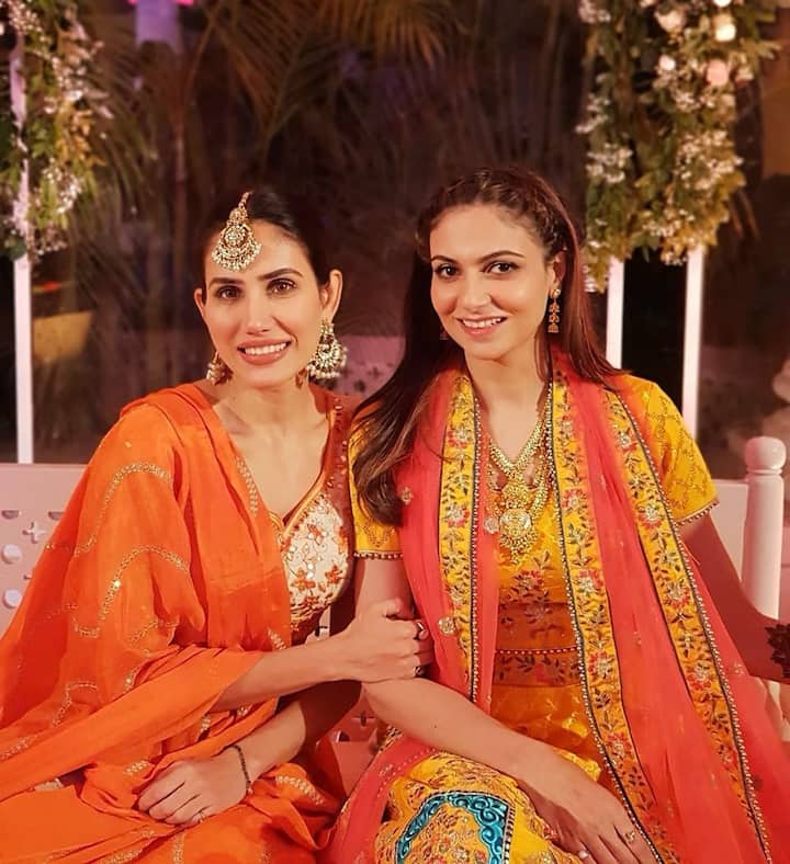 Kapil Sharma Kis Kisko Pyaar Karoon Heroine Simran Kaur Mundi Haldi ...