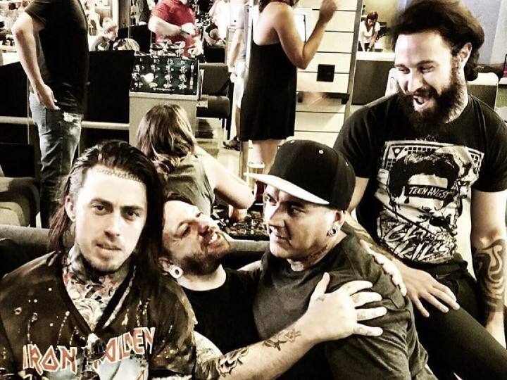 'Falling In Reverse' Guitarist Derek Jones Passes Away At 35