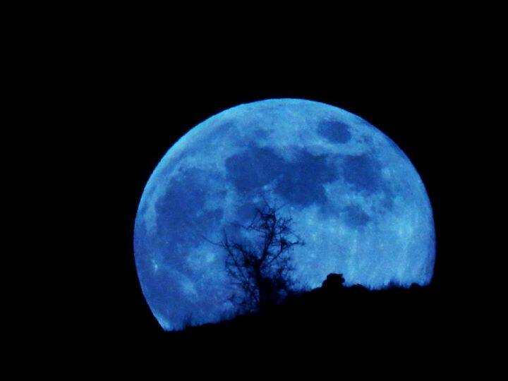 Sky Gazers Will See Dazzling Blue Moon On October 31st, Know The ...