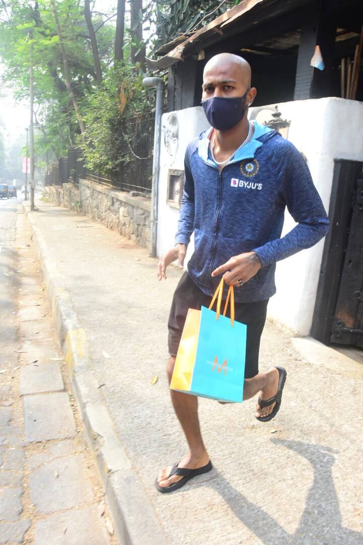 PICS: Check Out Hardik Pandya's New Bald Look Here