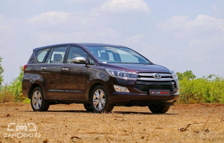 सेल्स चार्ट में इनोवा क्रिस्टा की चमक बरकरार, टाटा हैक्सा थोड़ी सी फिसली