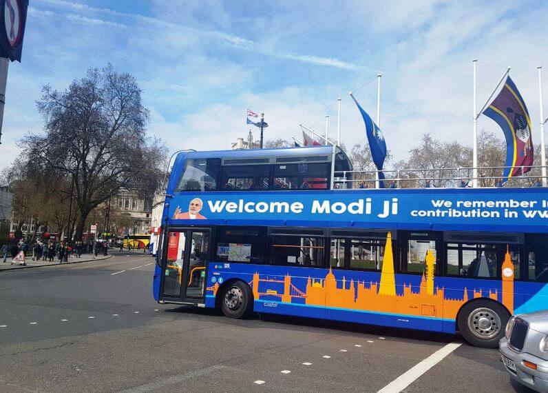 Iconic London tour bus bears welcome message for PM Modi दौरे से पहले ...