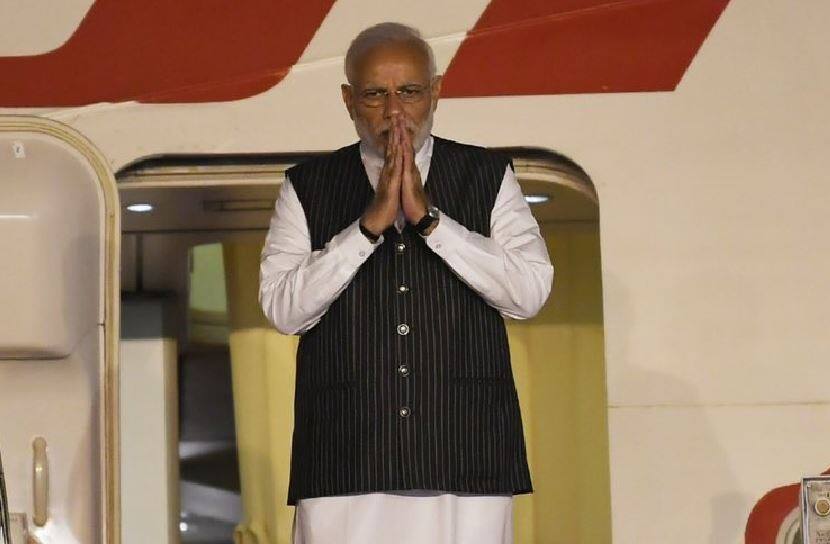 PM narendra modi arrives in Singapore to attend East Asia Summit