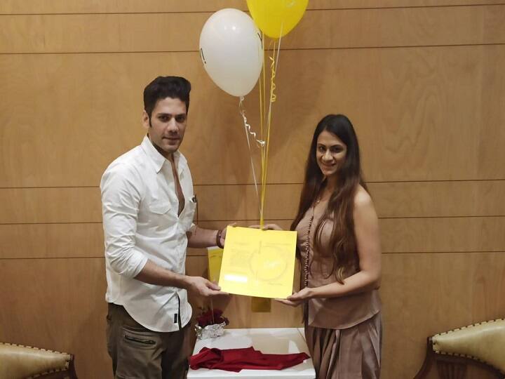 writer sonali gupta new book launched in presence of actor vipul gupta ...