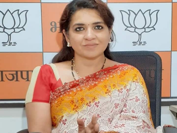 BJP leader Shaina NC\'\'s husband Manish Munot files cheating case ...