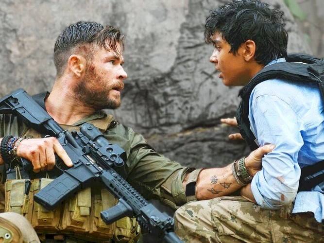 Netflix Extraction Review Is Here | Extraction Review: स्नाइपर और ...