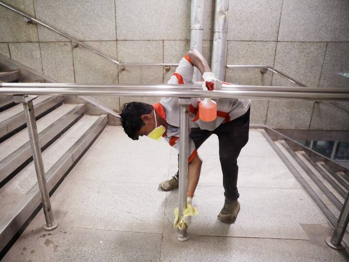 DMRC Stats Cleaning Metro Stations Lifts And Escalators To Begin Safe ...