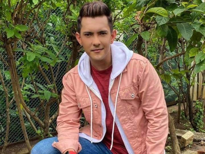 Aditya Narayan used to get scolded in childhood, throwback video viral ...