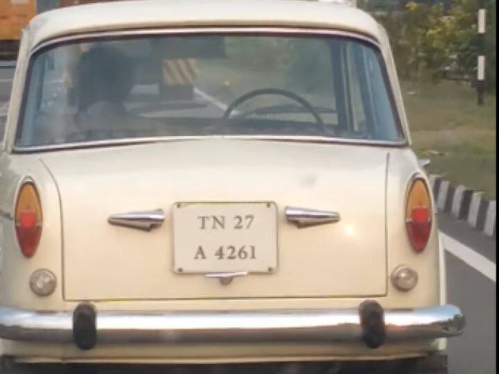 Viral Video: People were surprised to see the galloping car on the road ...