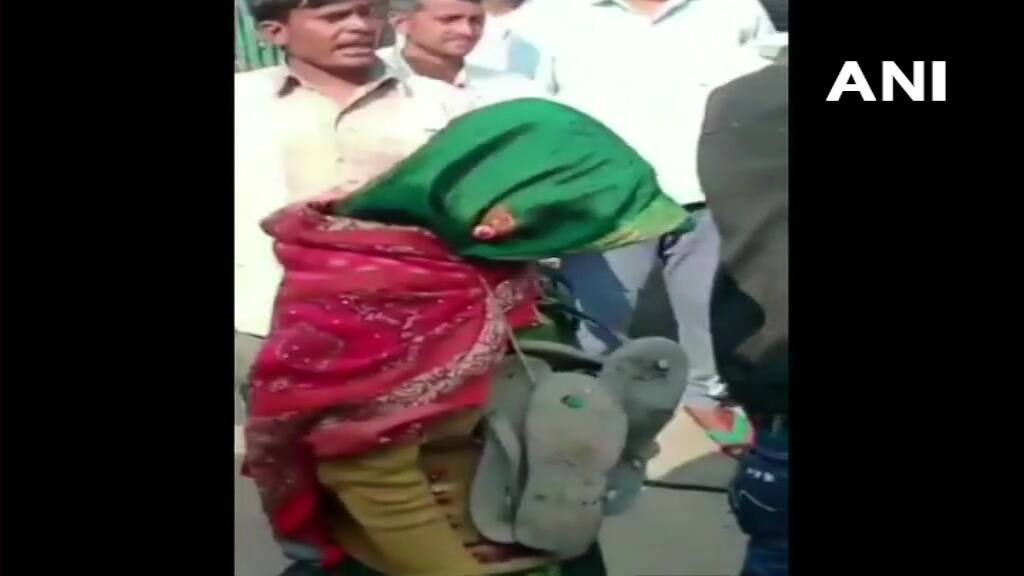 inhuman activity with woman in Agra | शादीशुदा महिला घर पहुंची तो कालिख ...