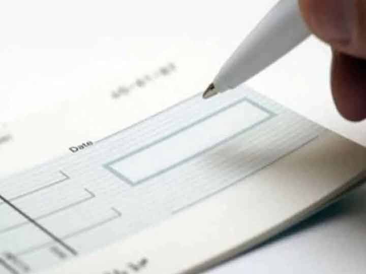 What is the difference between a post-dated cheque and a stale check ...