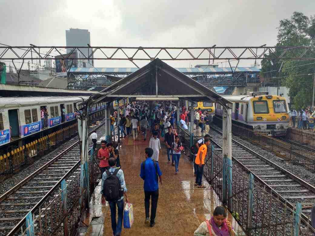 15 सप्टेंबरपासून 11 धिम्या लोकल दादरऐवजी परळपर्यंत धावणार; दादर रेल्वे ...