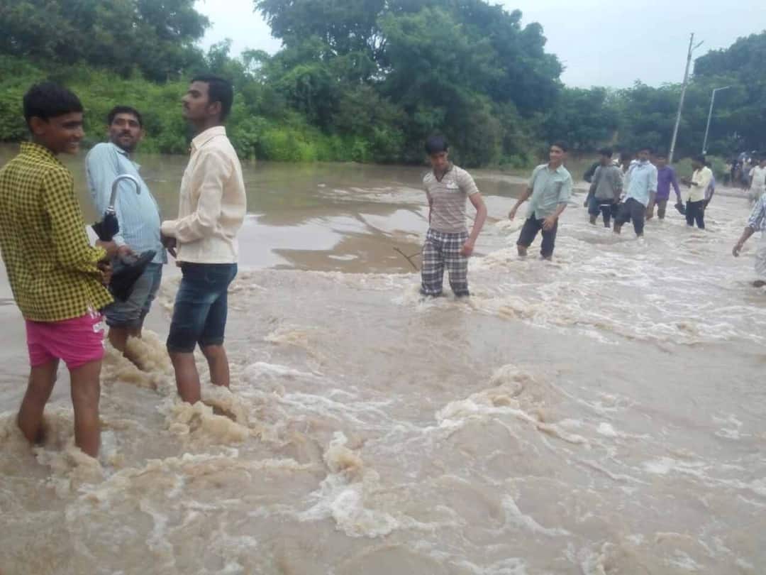 Latur Rain Update manjara dam overflow 152 village warning | लातुरात ...