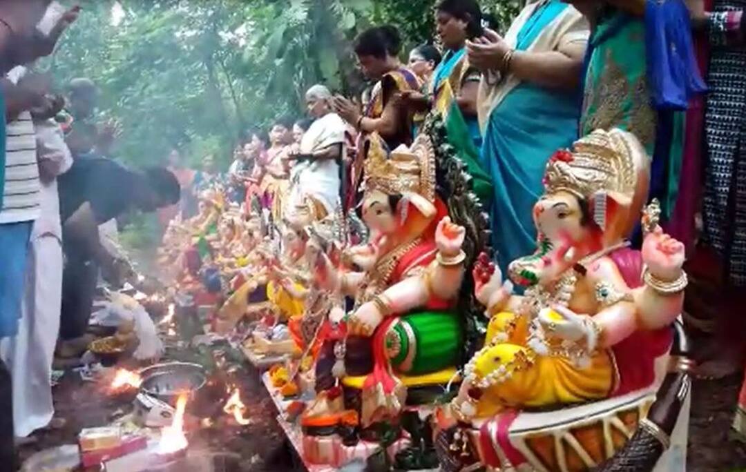 पुढच्या वर्षी लवकर या... राज्यभरात घरगुती गौरी-गणपतींचं विसर्जन