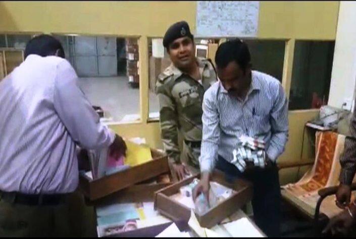 90 lacs theft in devas currency printing press in mp latest marathi ...