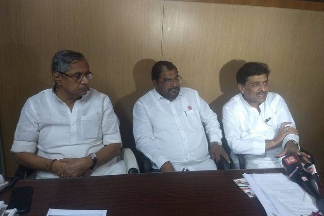 Raju Shetti meets Rahul Gandhi at Delhi, may join UPA|2019 च्या ...