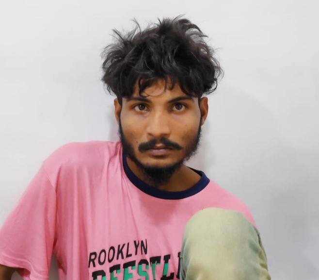 नग्नावस्थेत भक्तांना लुटणाऱ्या \'गोल्डन बाबा\'ची टोळी गजाआड | Nashik ...